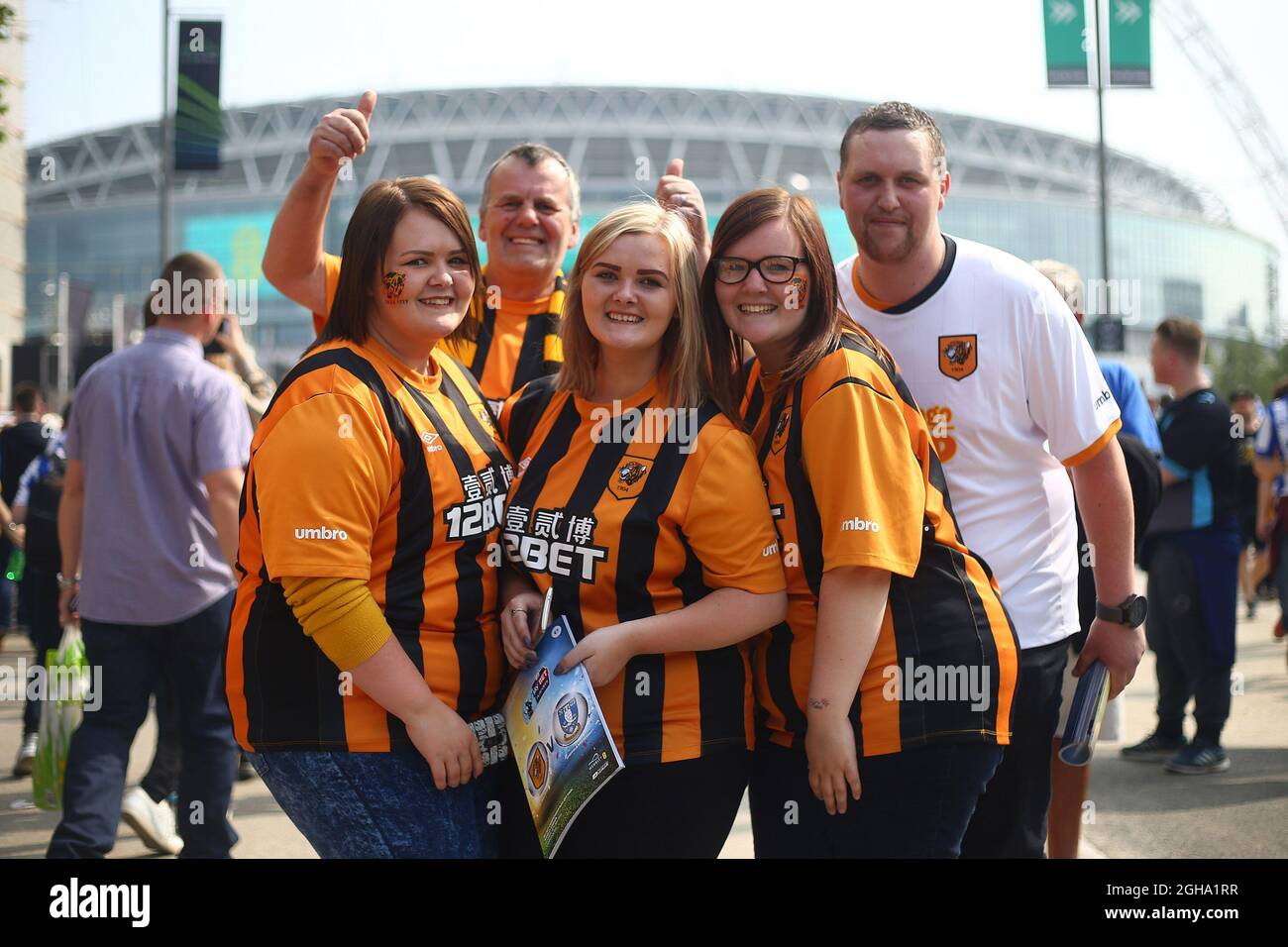 Hull fans hi-res stock photography and images - Alamy