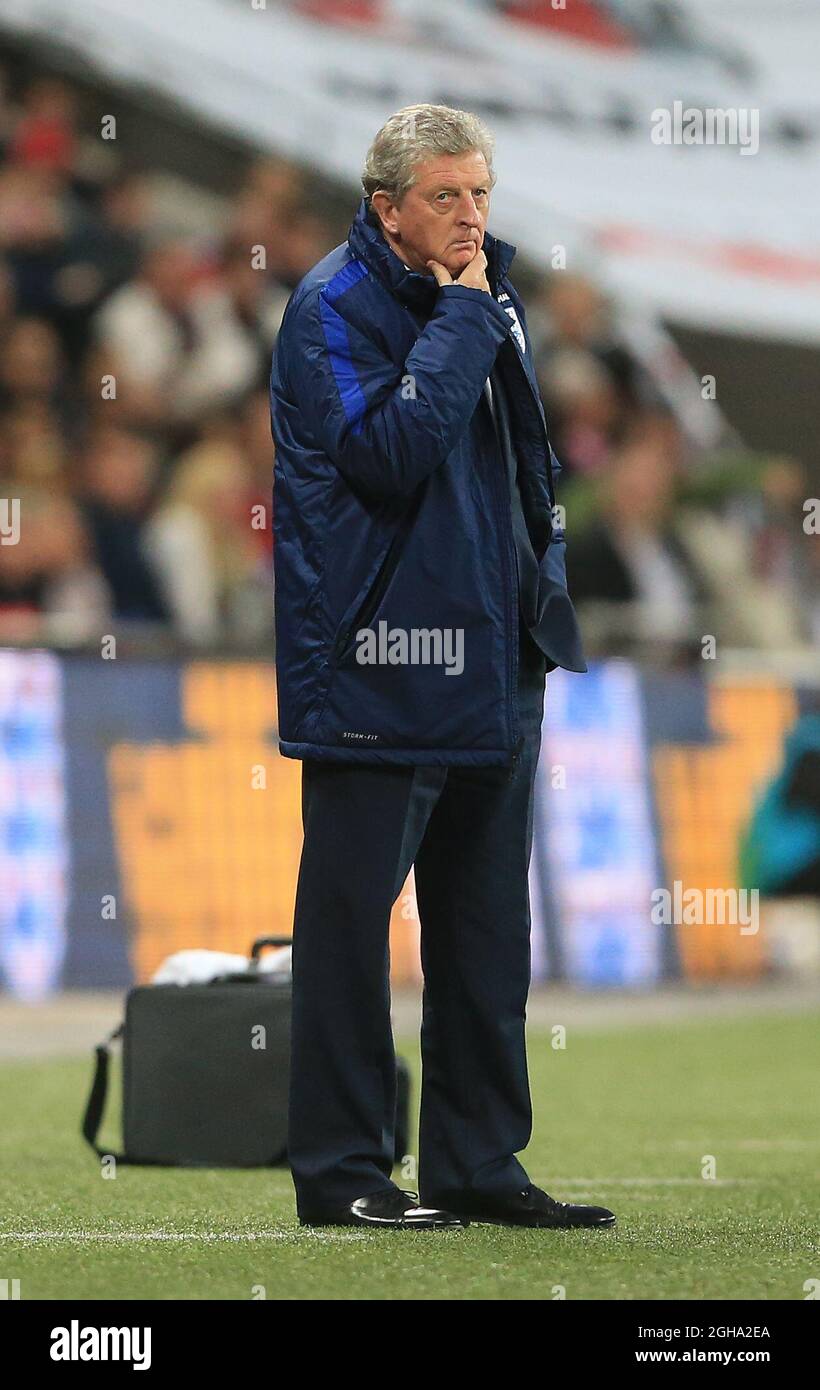 Soccer coach england hi-res stock photography and images - Alamy