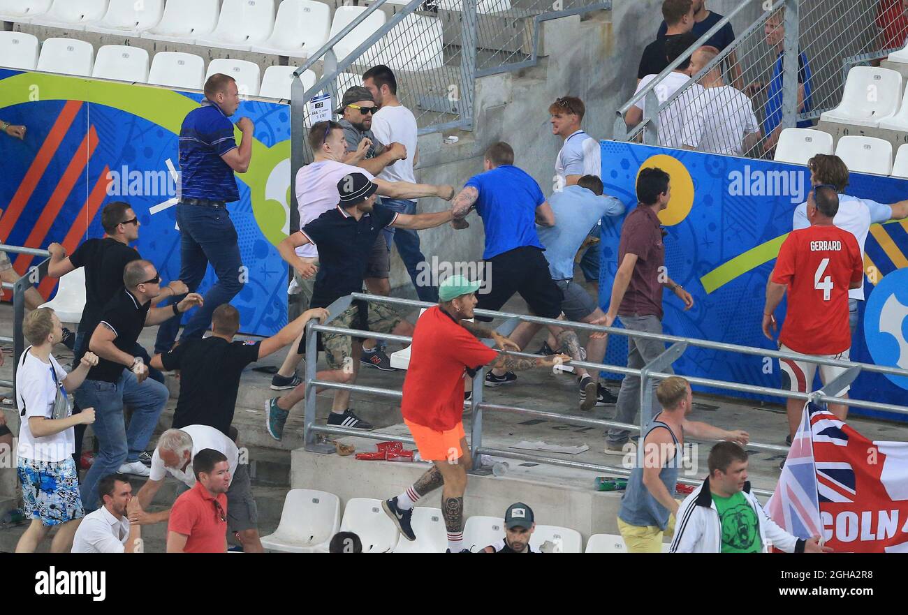 Football hooligans fighting england hi-res stock photography and images ...