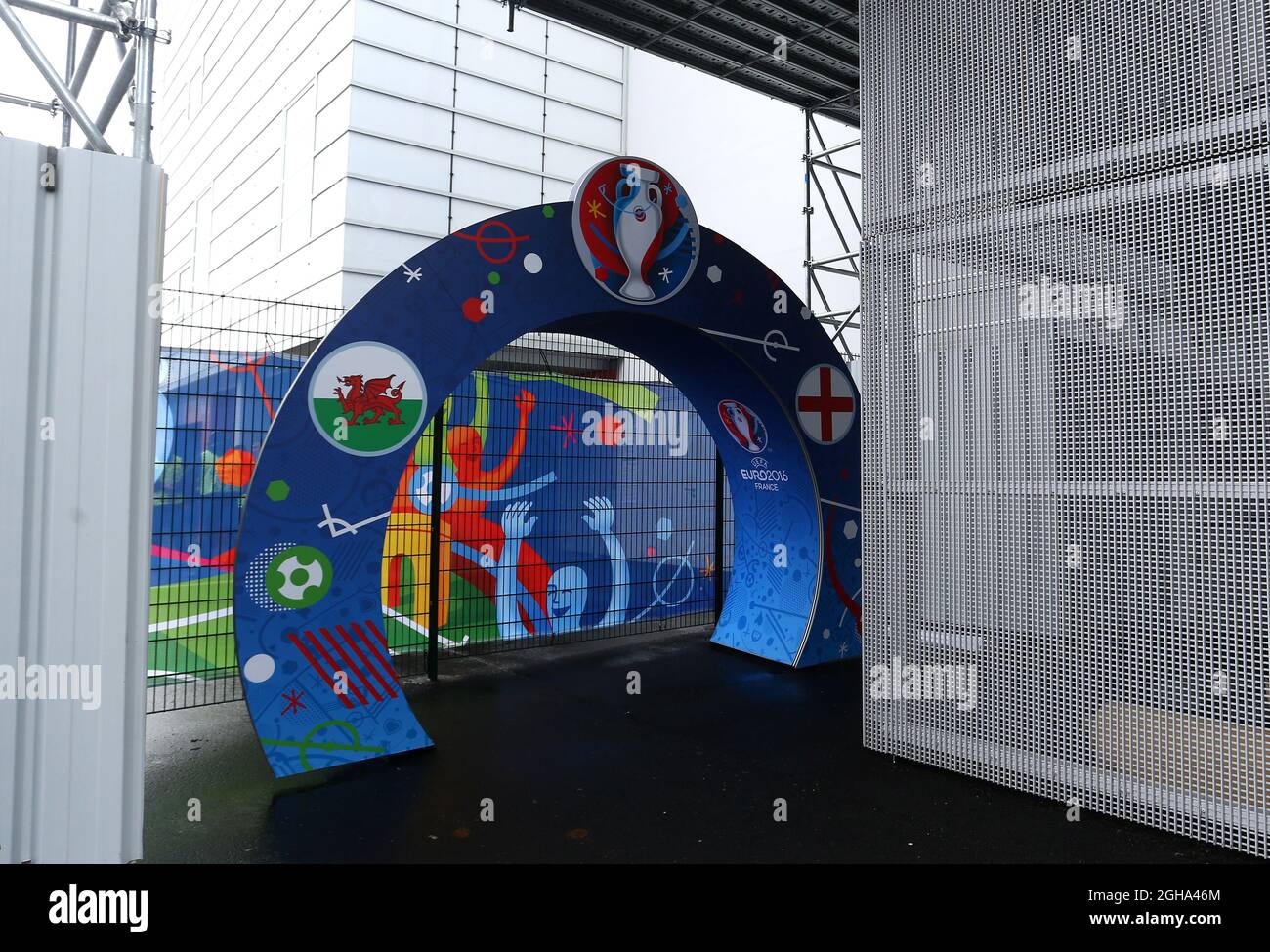 The Welsh and England flags on the entrance that the plays will use ...