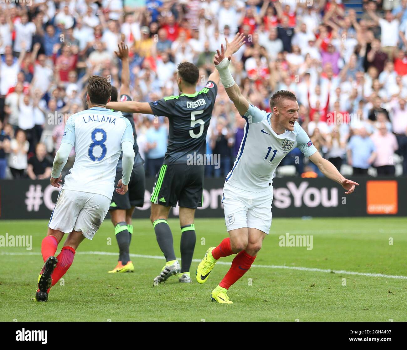 Jamie vardy 2016 goal hi-res stock photography and images - Alamy