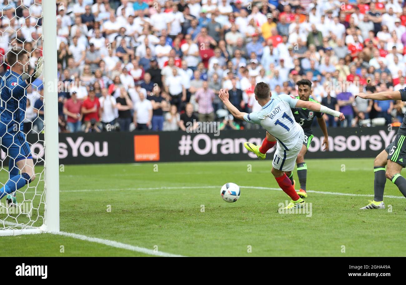 Jamie Vardy of England scores the equalising goal during the UEFA ...