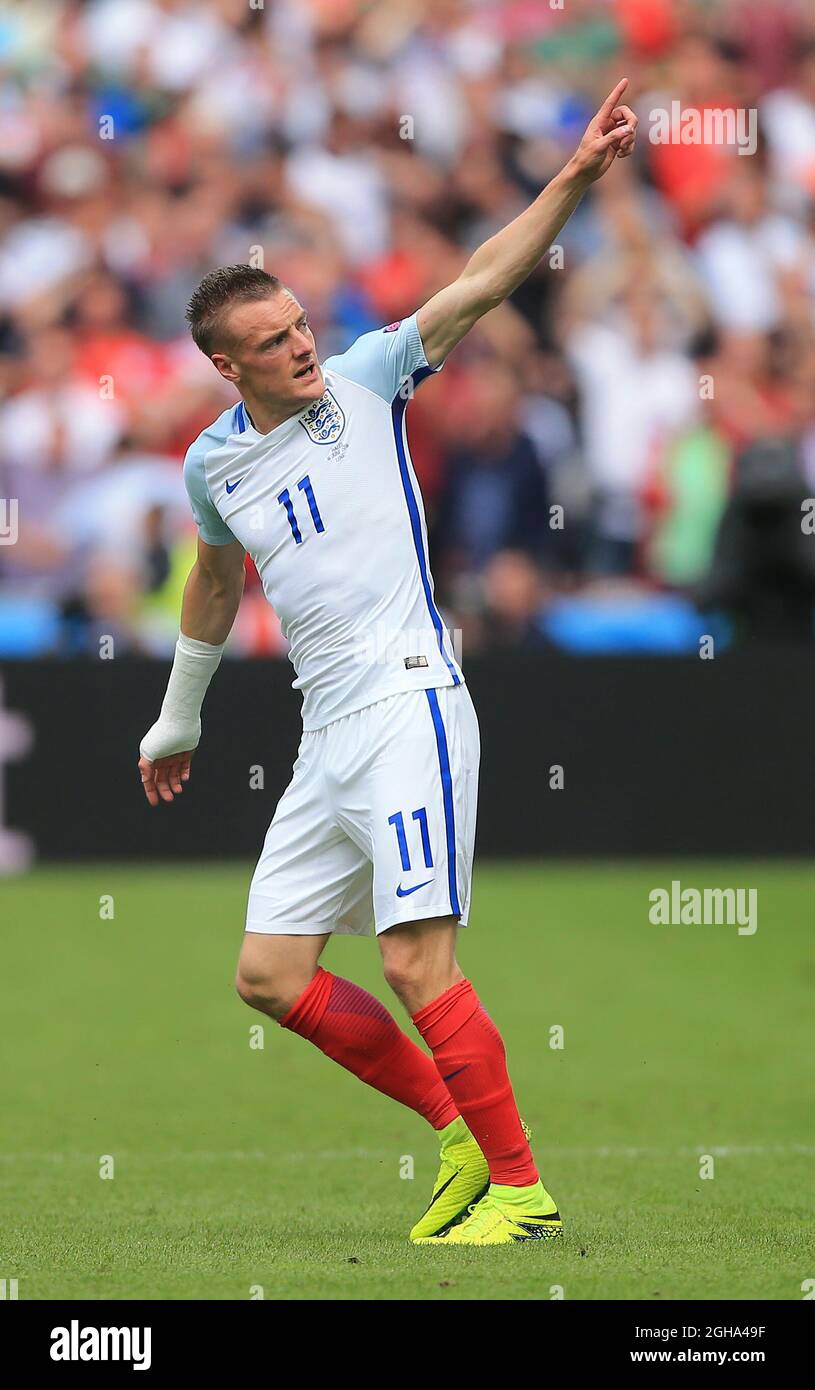 Jamie vardy 2016 goal hi-res stock photography and images - Alamy