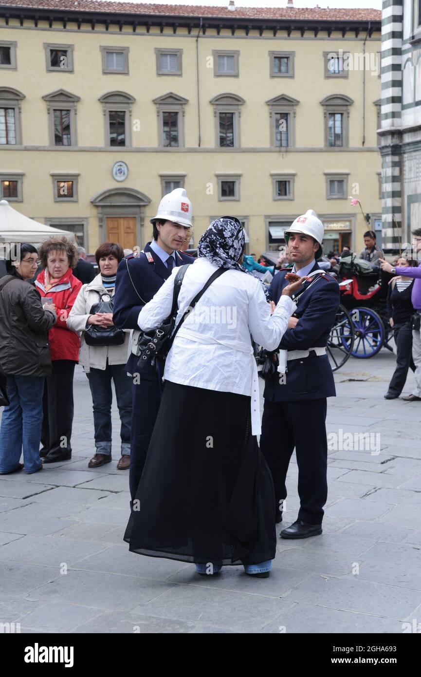 Police women in florence hi-res stock photography and images - Alamy