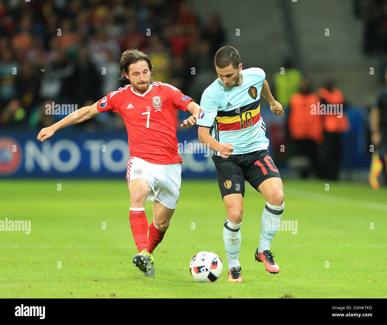 Eden hazard lille hi-res stock photography and images - Alamy