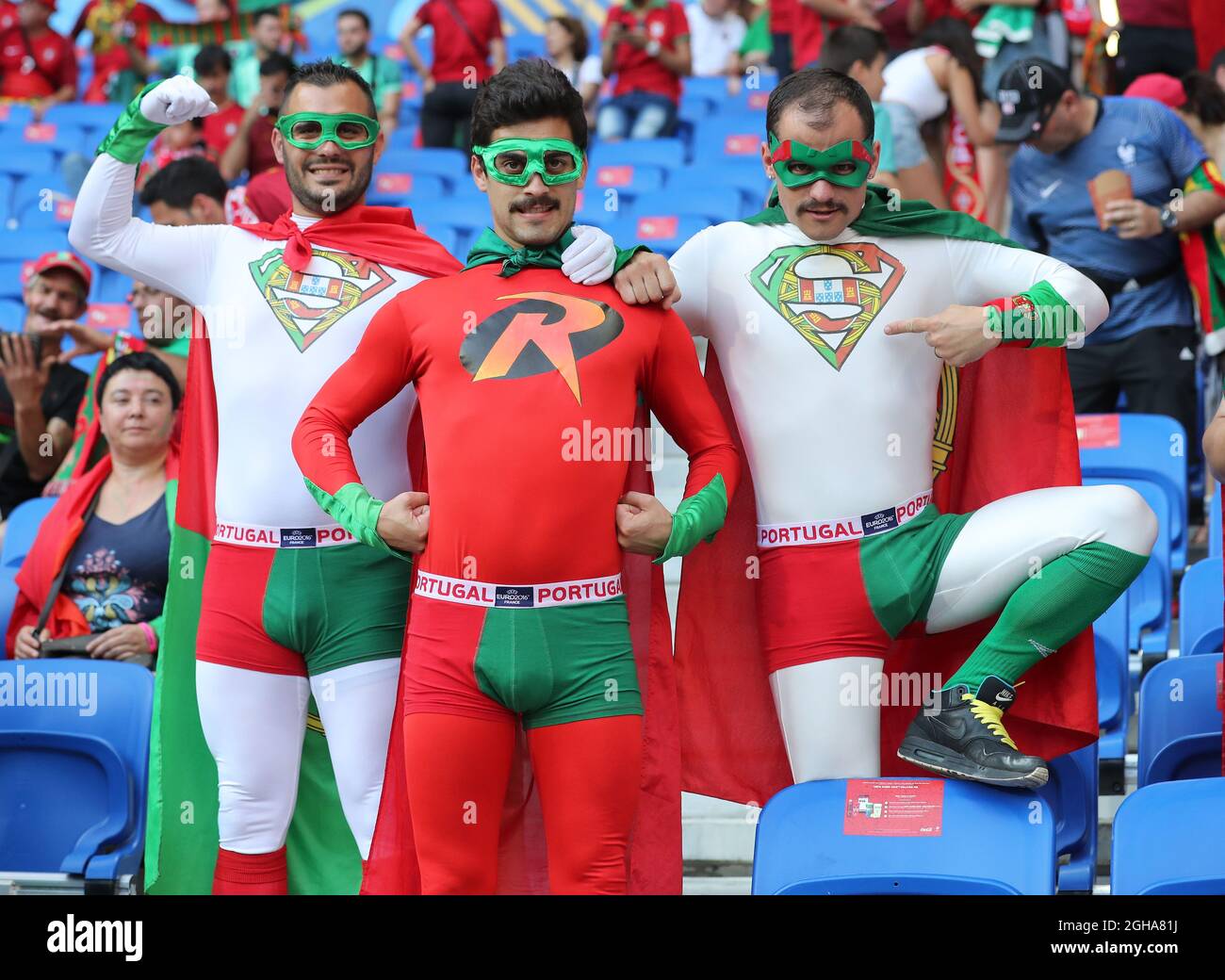 Soccer football fancy dress hi-res stock photography and images - Alamy