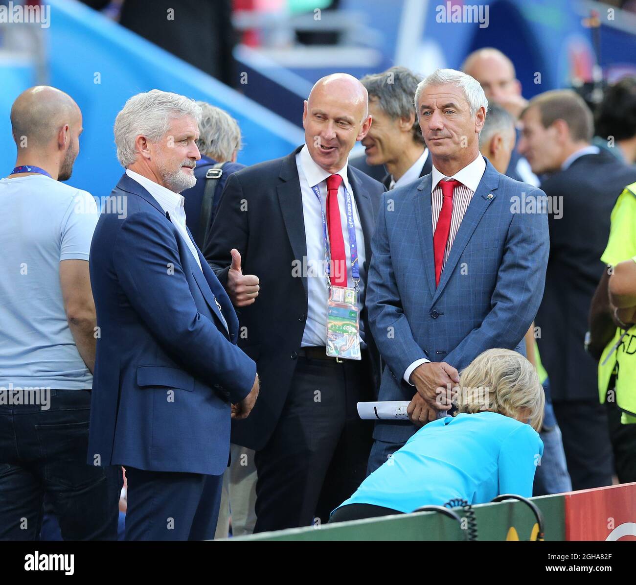 Soccer match former internationals hi-res stock photography and images ...