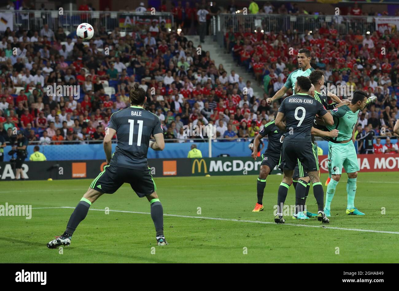 Cristiano ronaldo header goal hi-res stock photography and images - Alamy