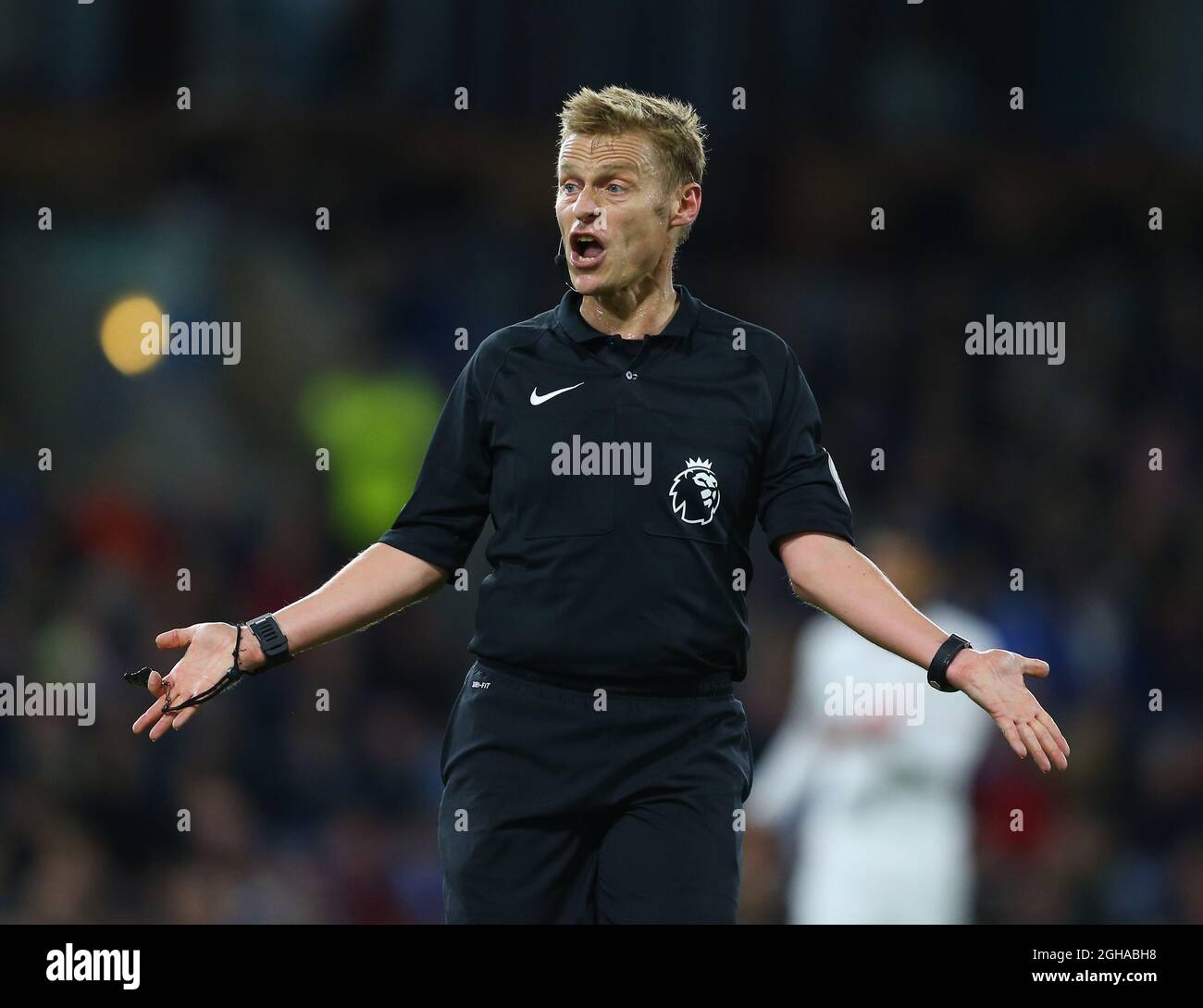 Referee michael jones hi-res stock photography and images - Alamy