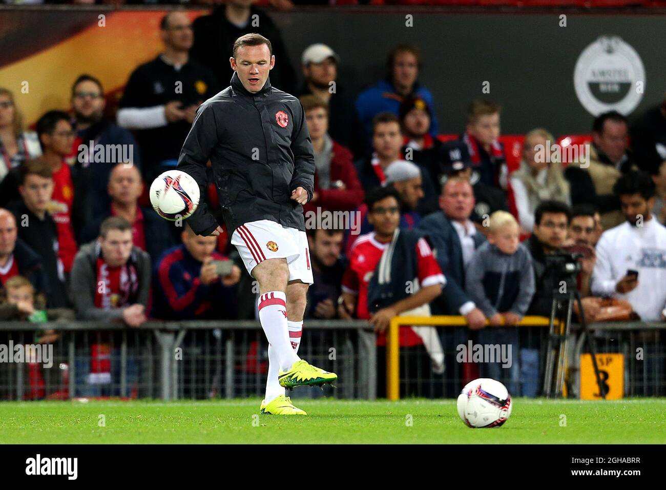 Wayne Rooney of Manchester United warms up during the UEFA Europa ...
