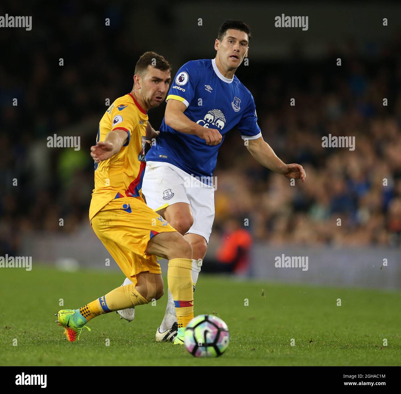 Gareth barry football hi-res stock photography and images - Alamy