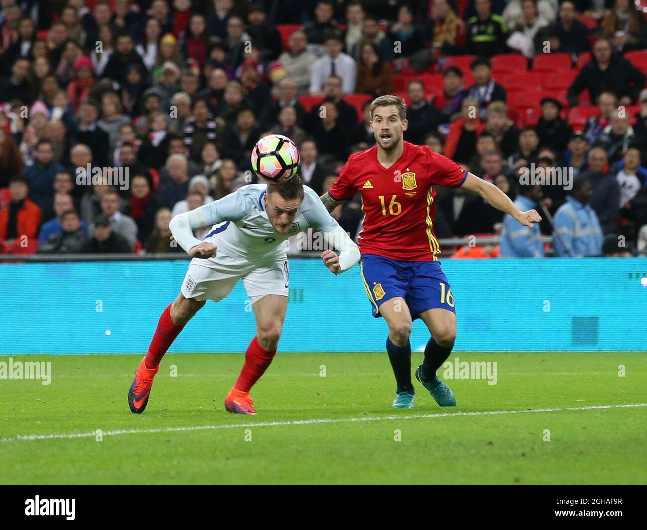 Jamie vardy 2016 goal hi-res stock photography and images - Alamy