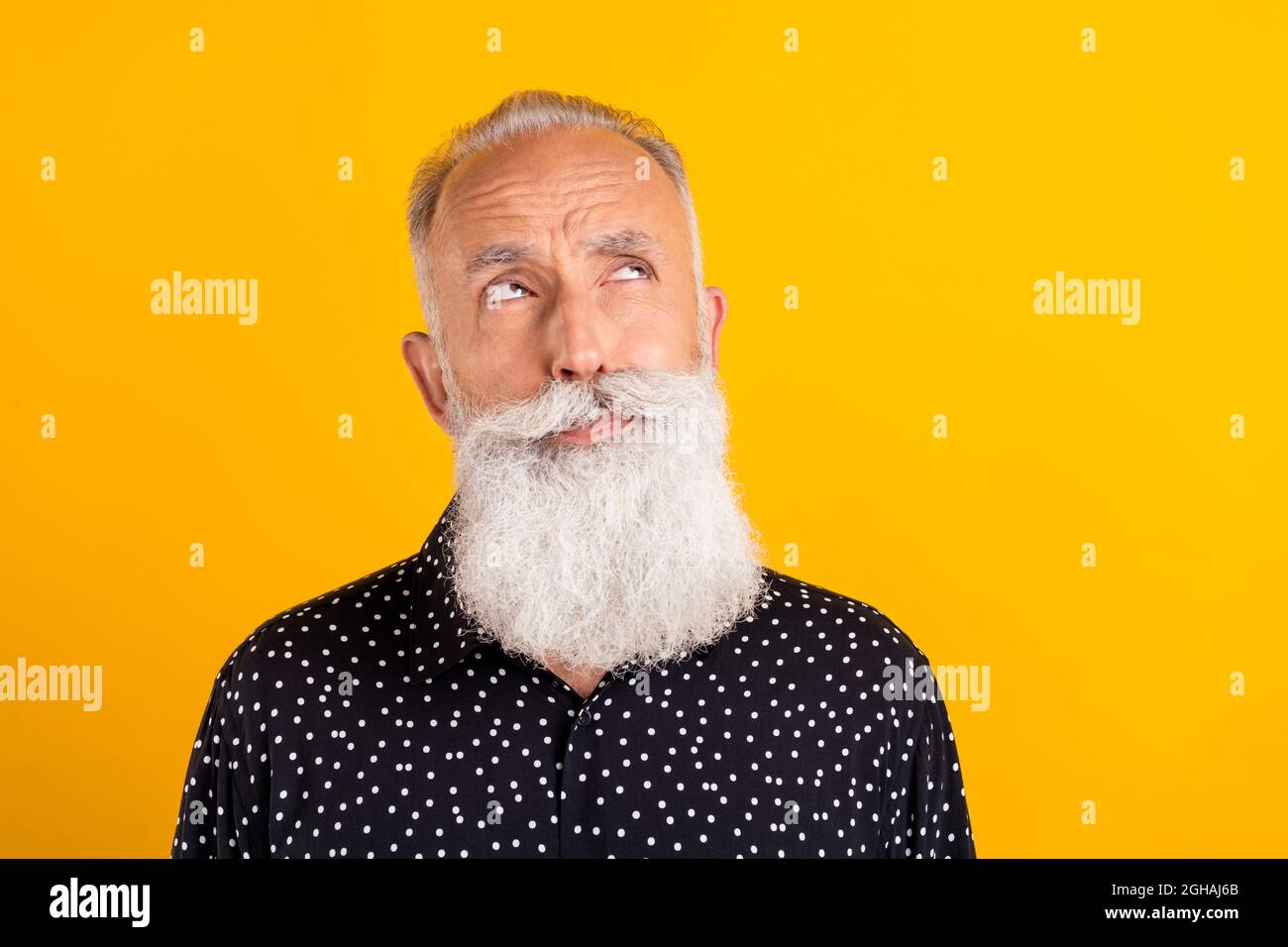 Photo of minded serious old man look empty space thoughtful idea plan ...