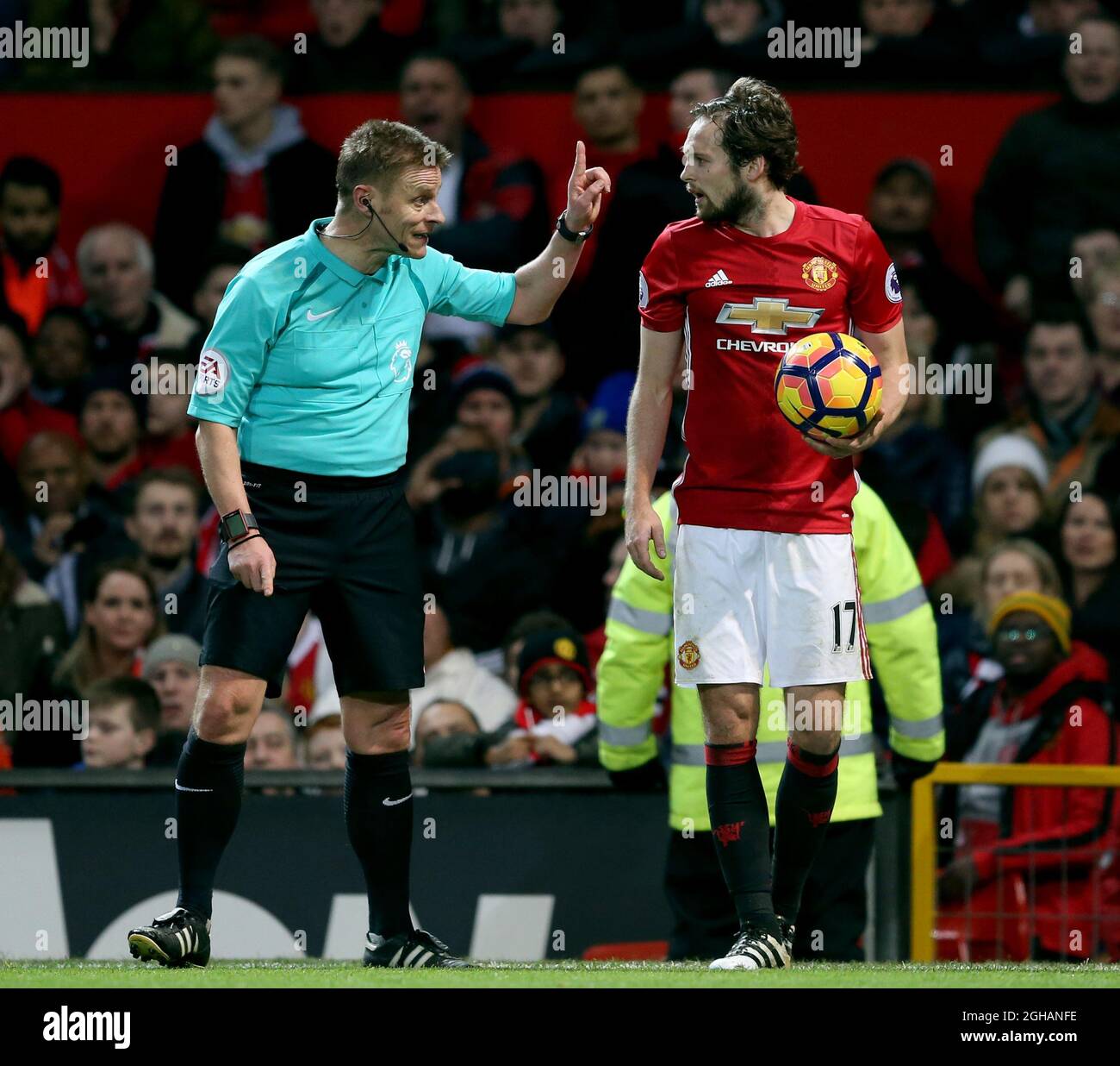 Match referee michael jones hi-res stock photography and images - Alamy