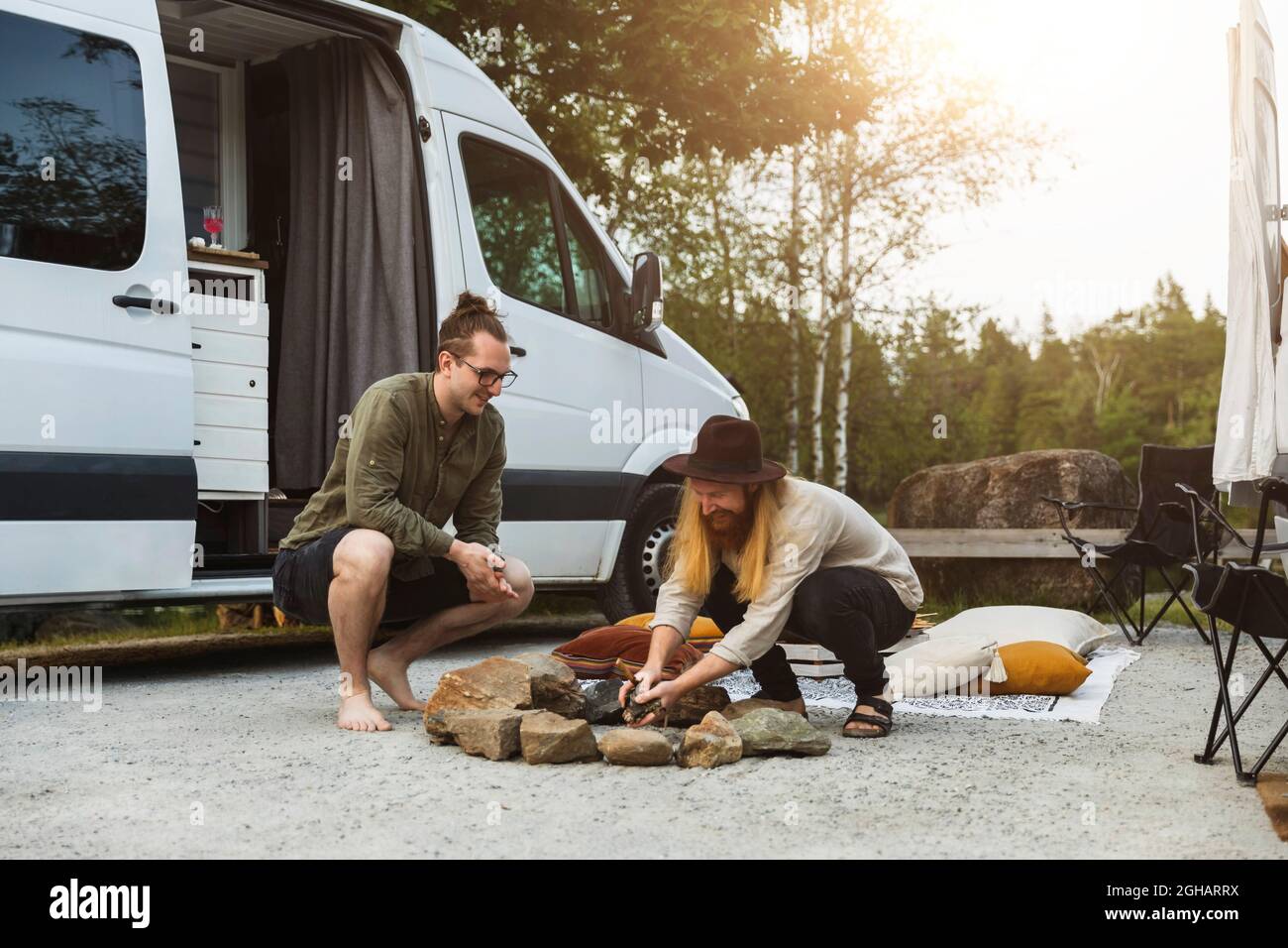 Campfire blanket hi-res stock photography and images - Alamy