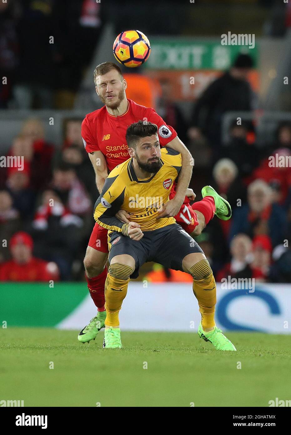Ragnar Klavan of Liverpool and Olivier Giroud of Arsenal during the ...
