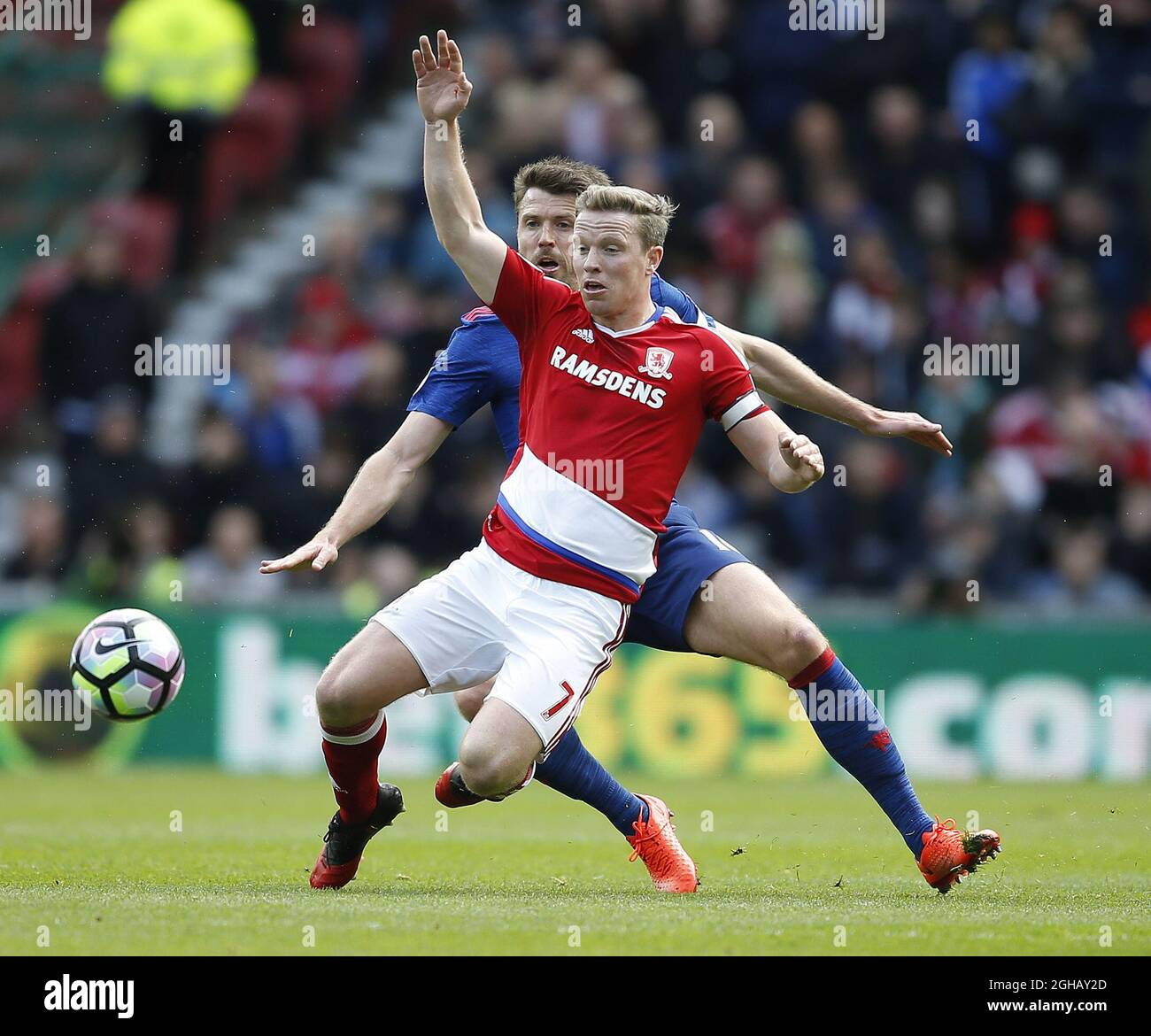 Football action michael carrick hi-res stock photography and images - Alamy