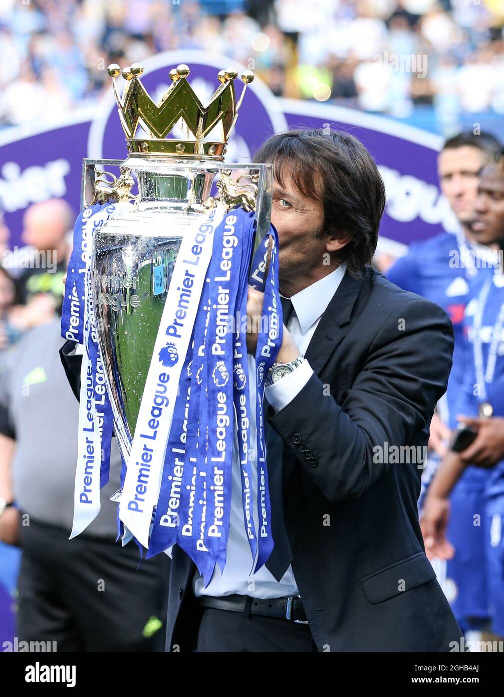 Conte premier league trophy hi-res stock photography and images - Alamy