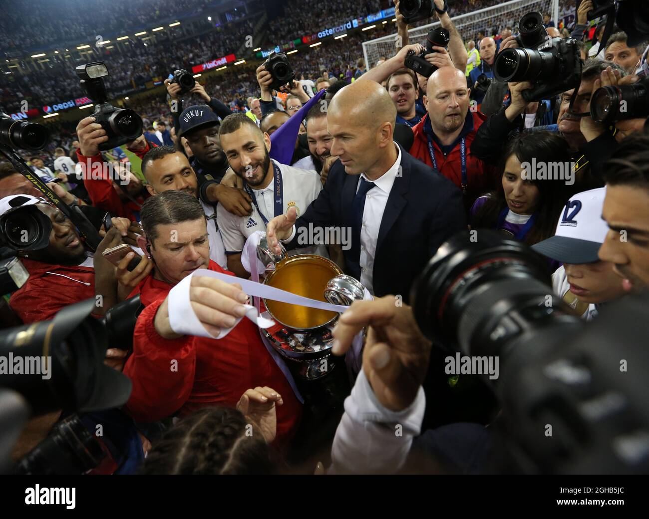 Zinedine zidane champions league trophy hi-res stock photography and ...