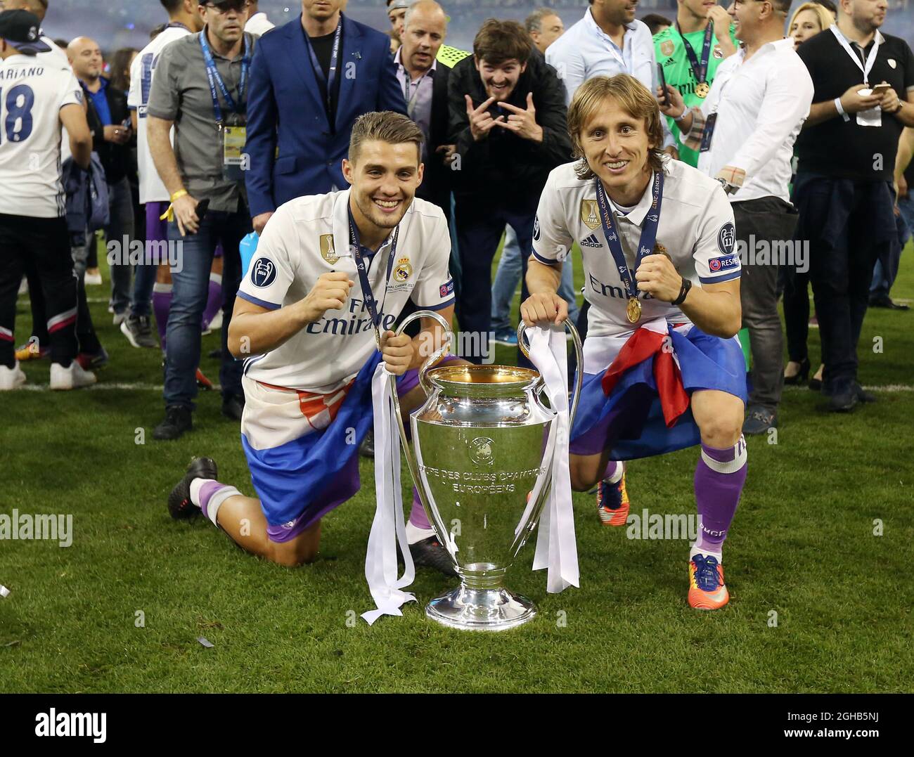 Luka modric celebrate hi-res stock photography and images - Alamy