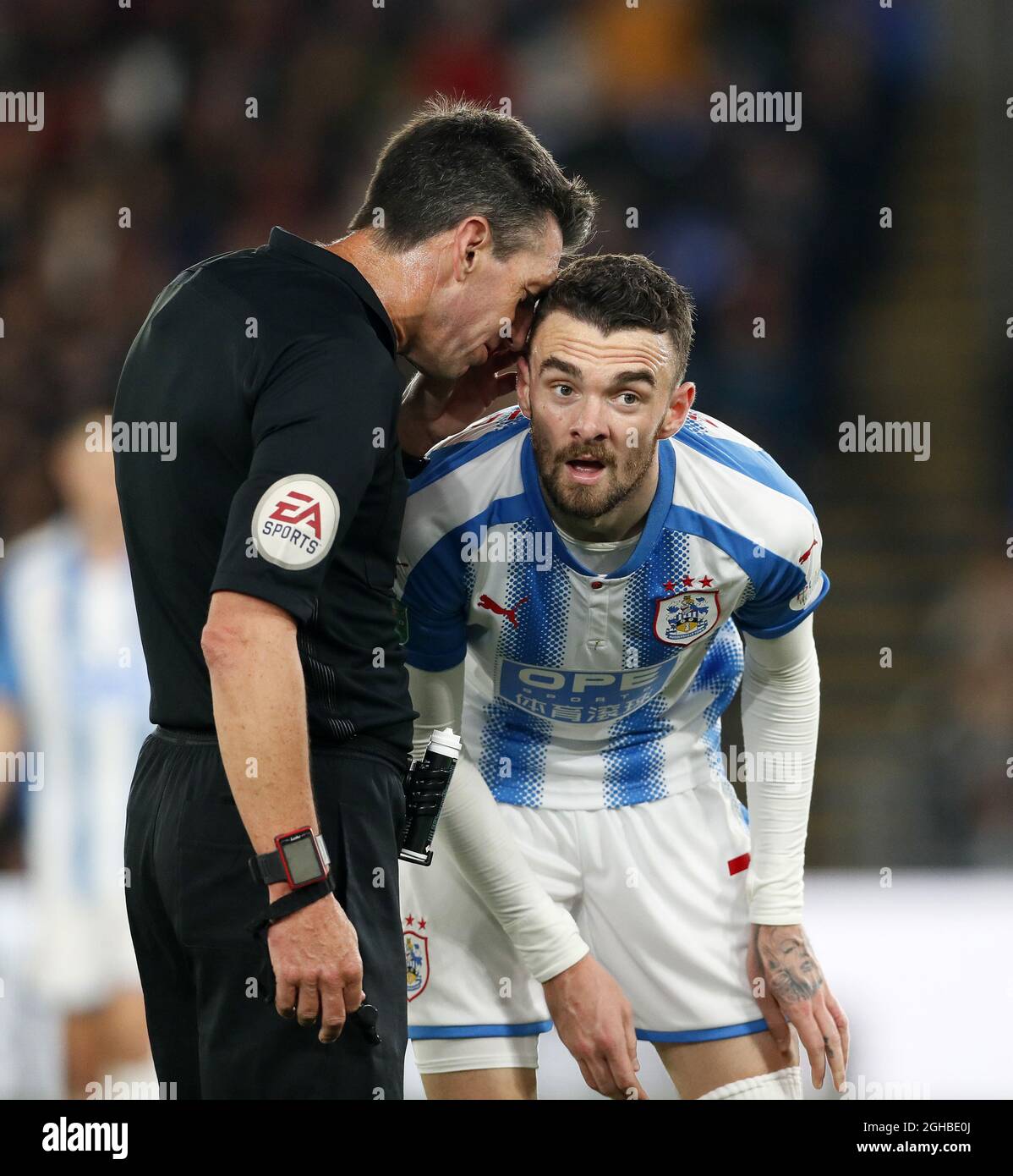 Match referee lee probert hi-res stock photography and images - Alamy