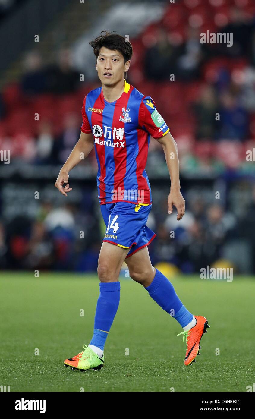 Crystal palaces chung yong lee in action hi-res stock photography and ...