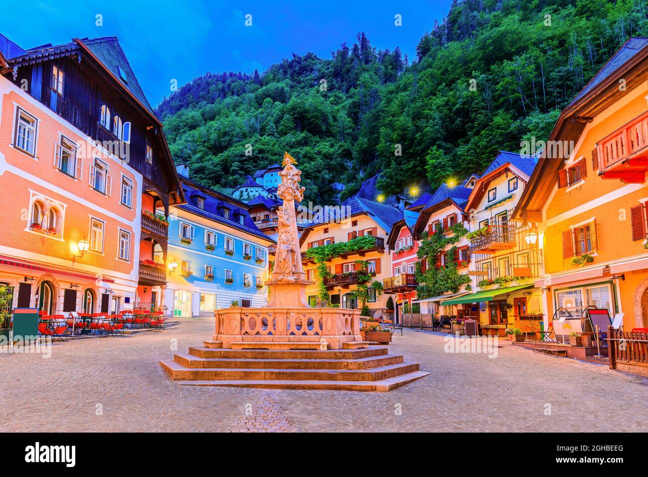 Hallstatt hi-res stock photography and images - Alamy