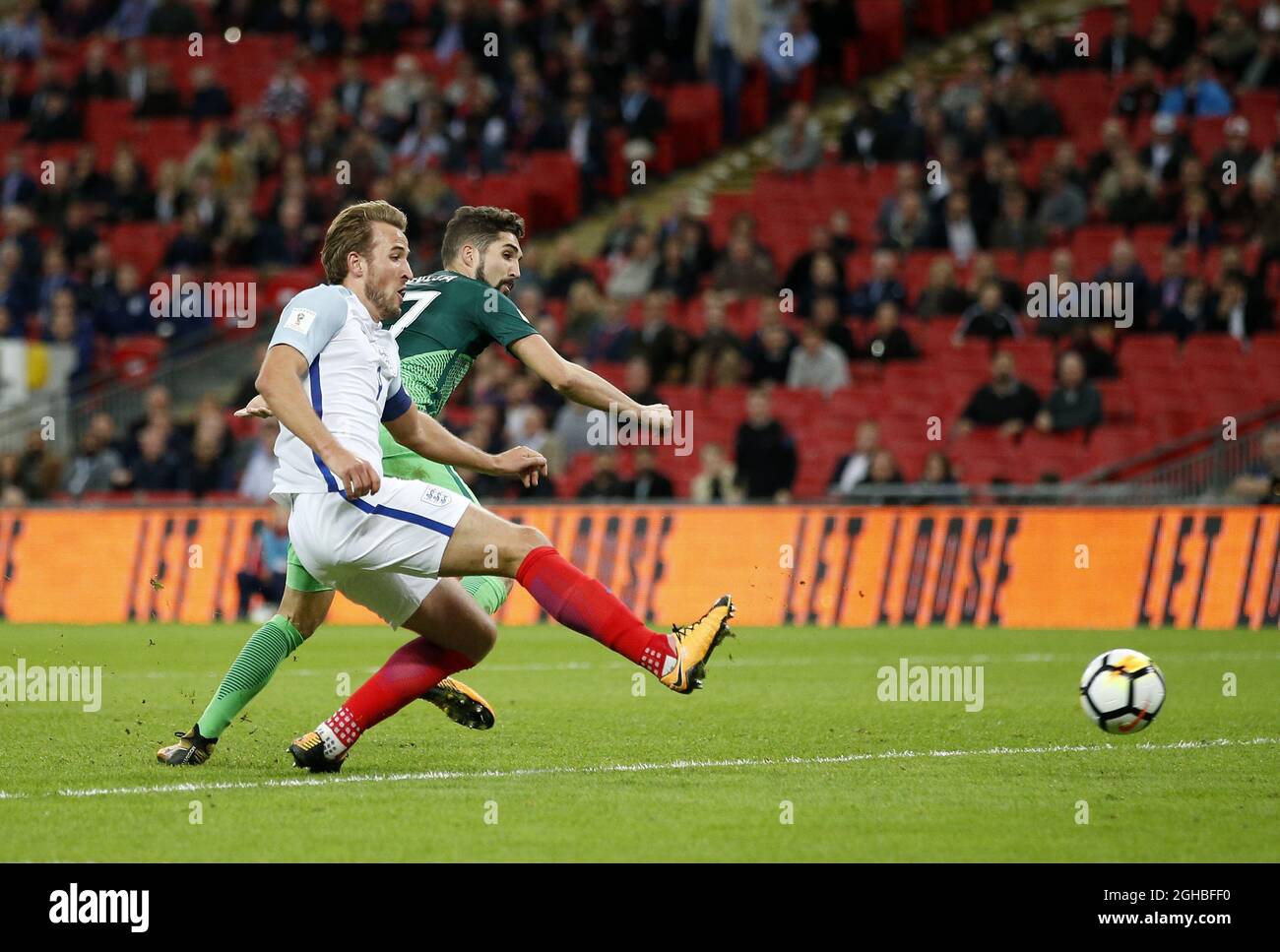Englands harry kane scoring hi-res stock photography and images - Alamy