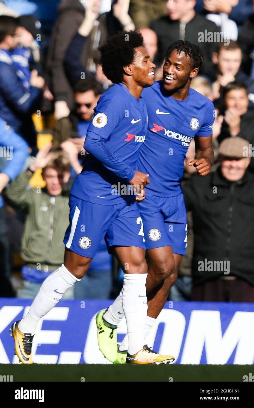 Michy Batshuayi of Chelsea celebrate scoring the 4th goal with Willian ...