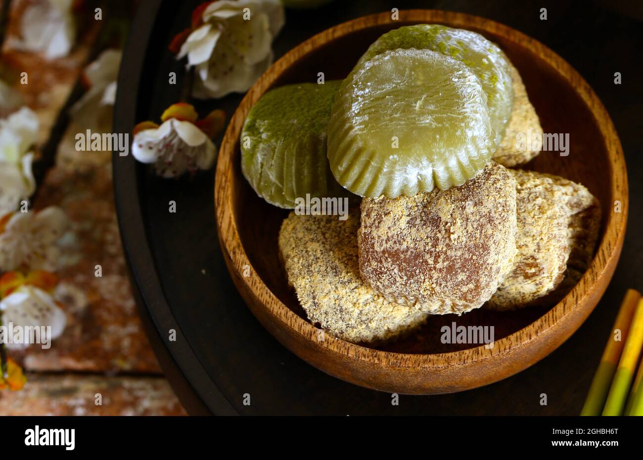 traditional japanese sweets mochi on a wooden plate Stock Photo - Alamy