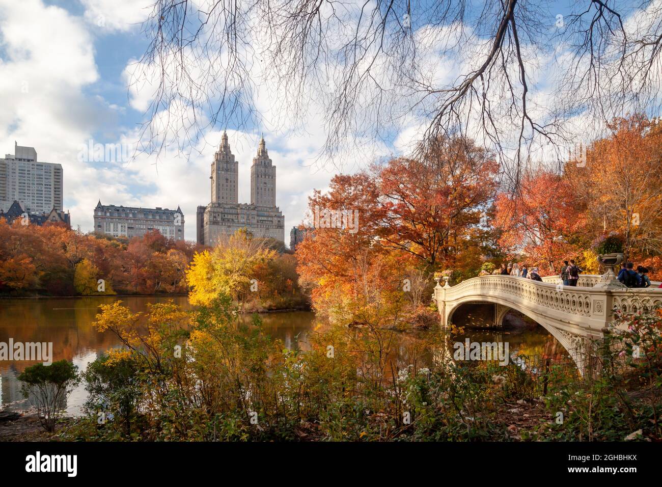Nyc skyline autumn hi-res stock photography and images - Alamy