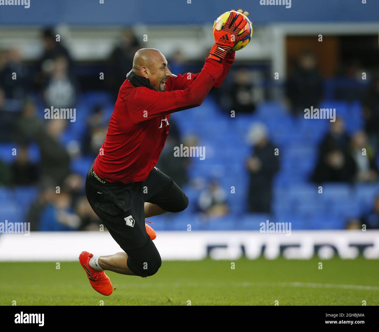 Heurelho Gomes of Watford warms up during the premier league match at ...