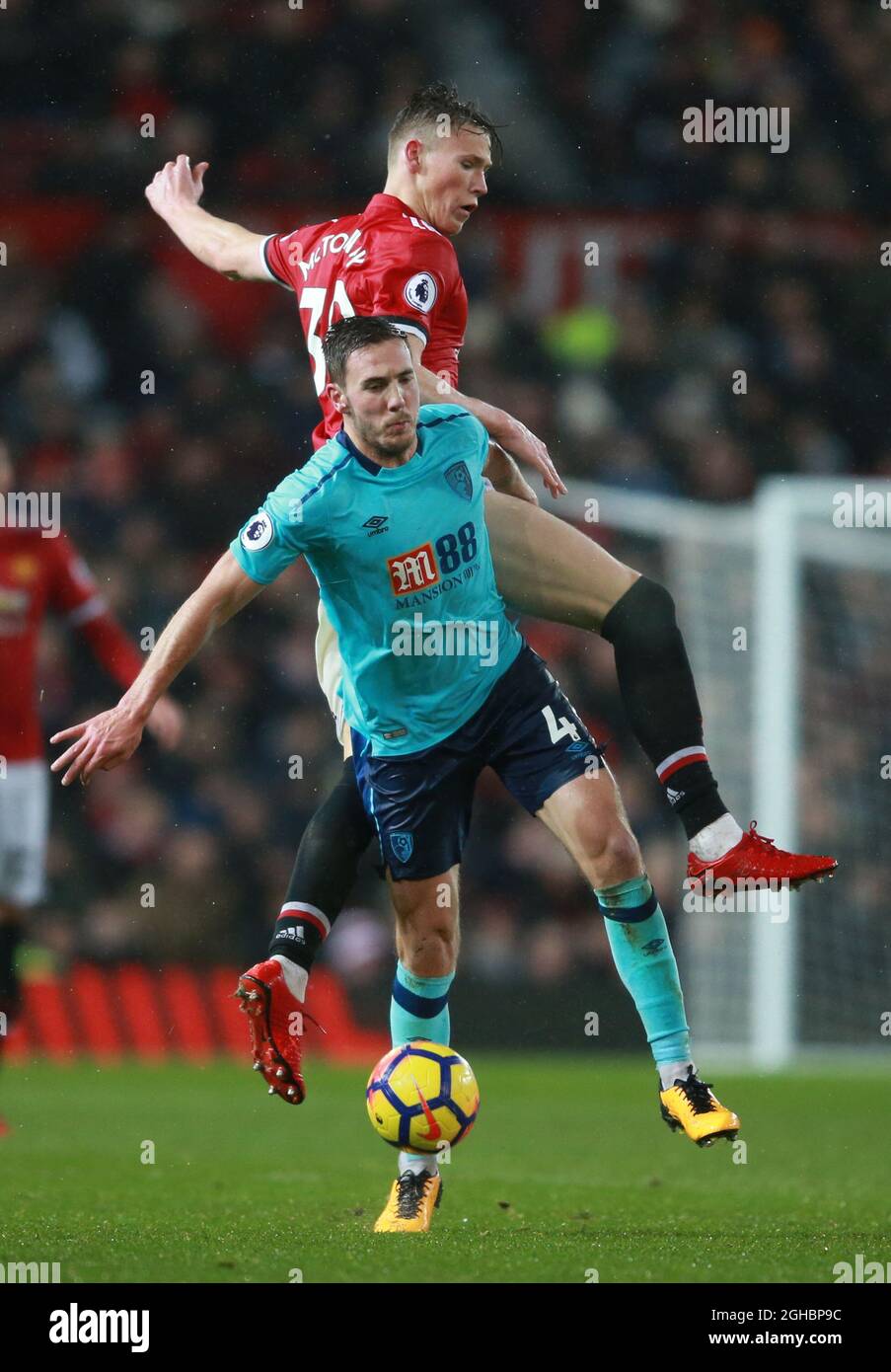 Scott McTominay of Manchester United challenges Dan Gosling of ...