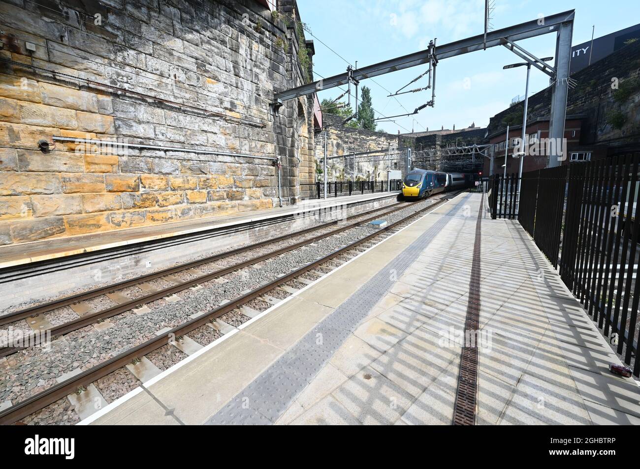 The exit and entrance of Liverpool Lime Street station in Liverpool ...