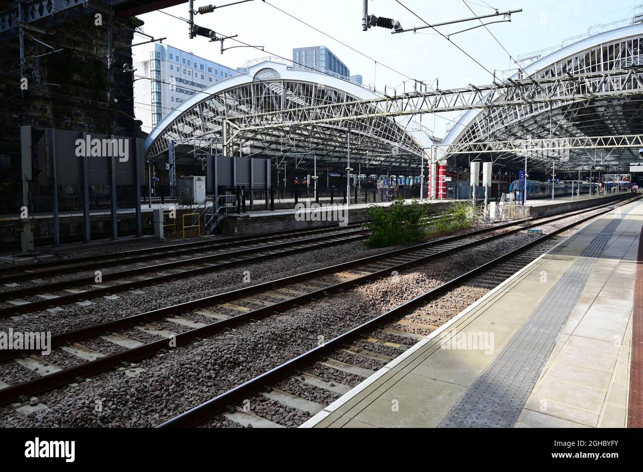 The exit and entrance of Liverpool Lime Street station in Liverpool ...