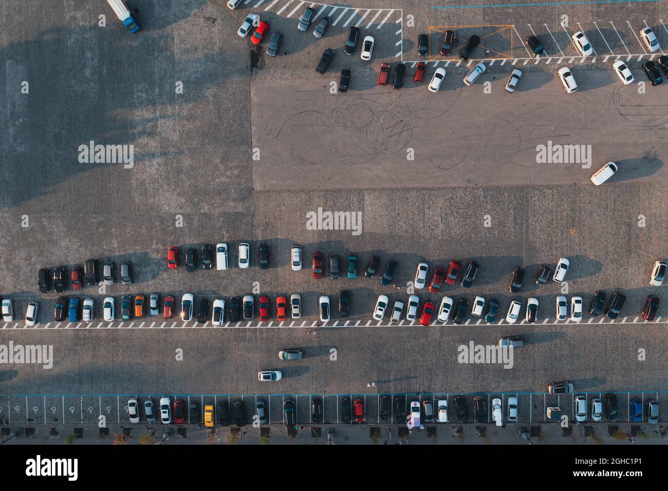 Car park airport aerial hi-res stock photography and images - Alamy