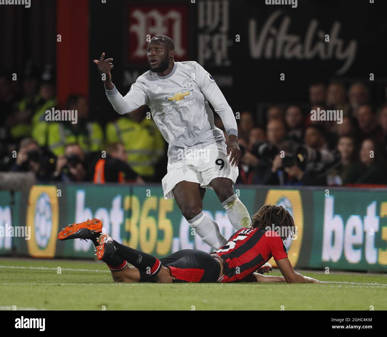 Romelu Lukaku of Manchester United celebrates scoring the second goal ...