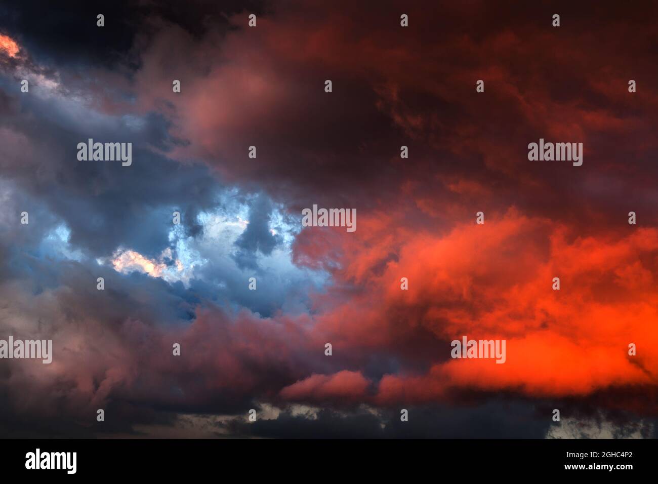 Dramatic Dark Clouds before Thunder Storm and Rain Stock Photo - Alamy