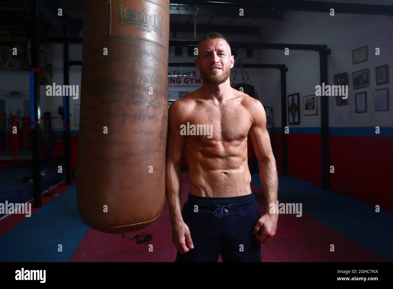 Shoot boxing hi-res stock photography and images - Alamy