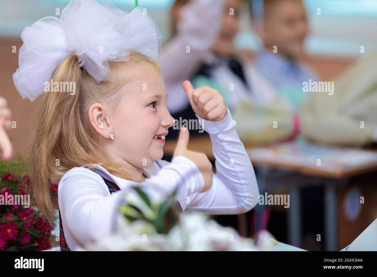 Listen carefully children hi-res stock photography and images - Alamy