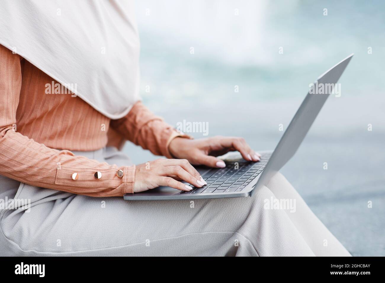 Student typing hi-res stock photography and images - Alamy