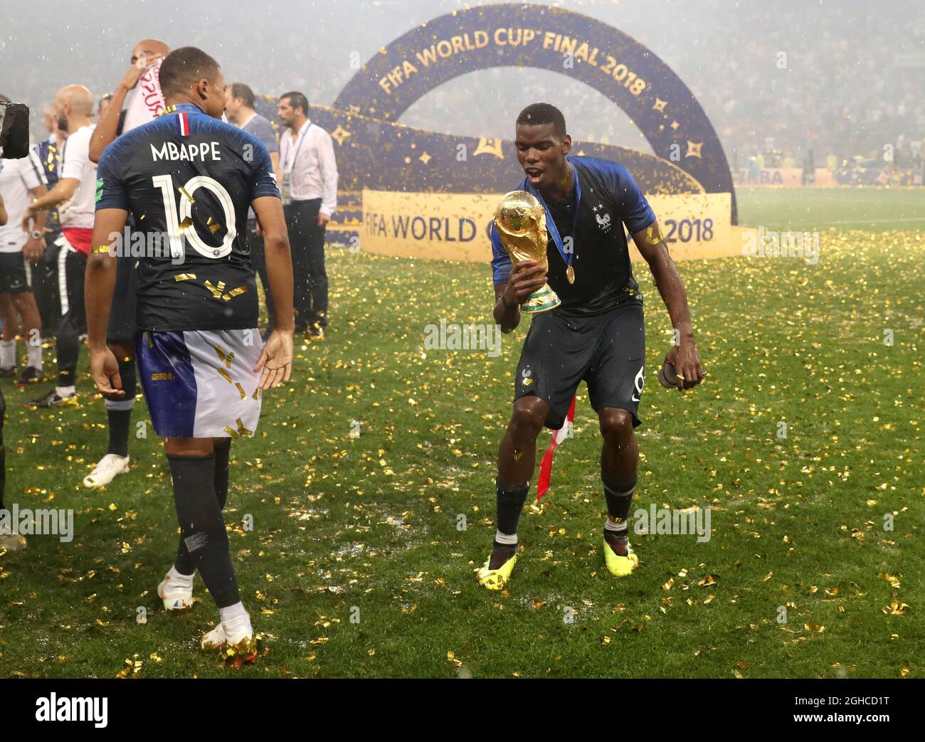 Paul pogba france world cup trophy hi-res stock photography and images ...