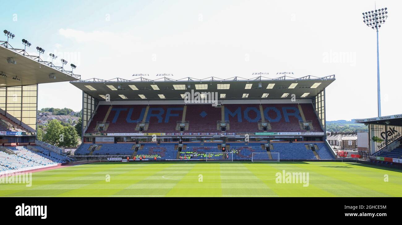 Turf moor stadium general hi-res stock photography and images - Alamy