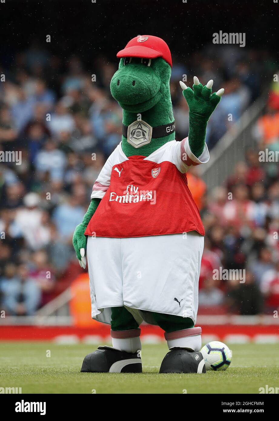 Arsenals mascot gunnersaurus hi-res stock photography and images - Alamy