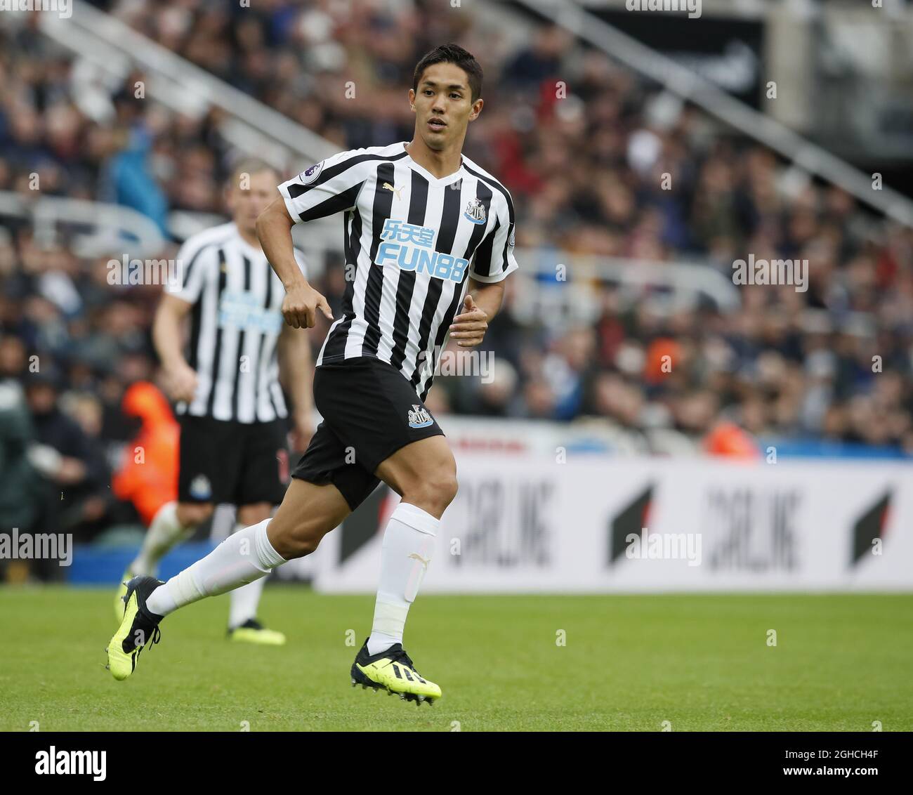 Yoshinori muto of newcastle united hi-res stock photography and images ...