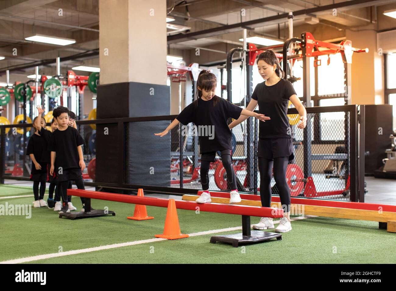 Children lining up class hi-res stock photography and images - Alamy