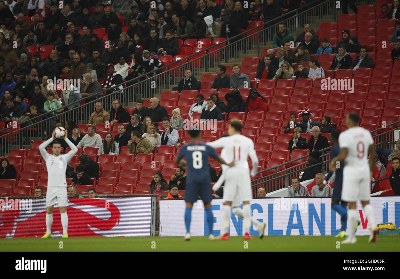 Sparse crowd stadium hi-res stock photography and images - Alamy