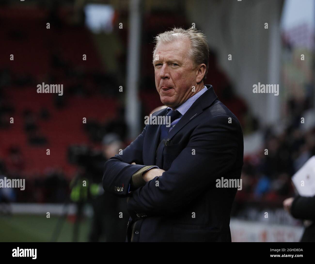 Steve McClaren manager of QPR during the Sky Bet Championship match at ...