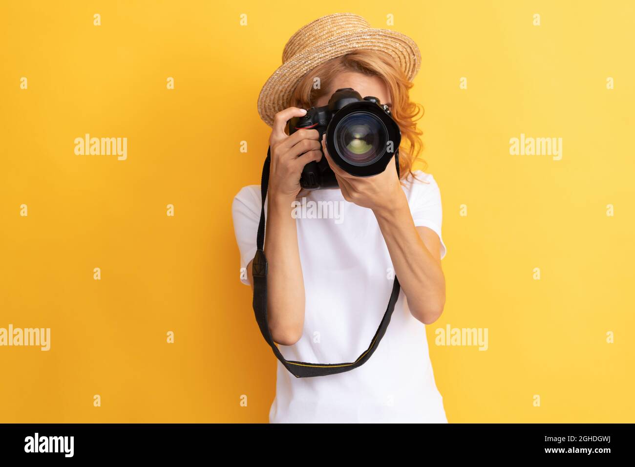 focus lens. summer shooting session. photoshoot. photographic work ...