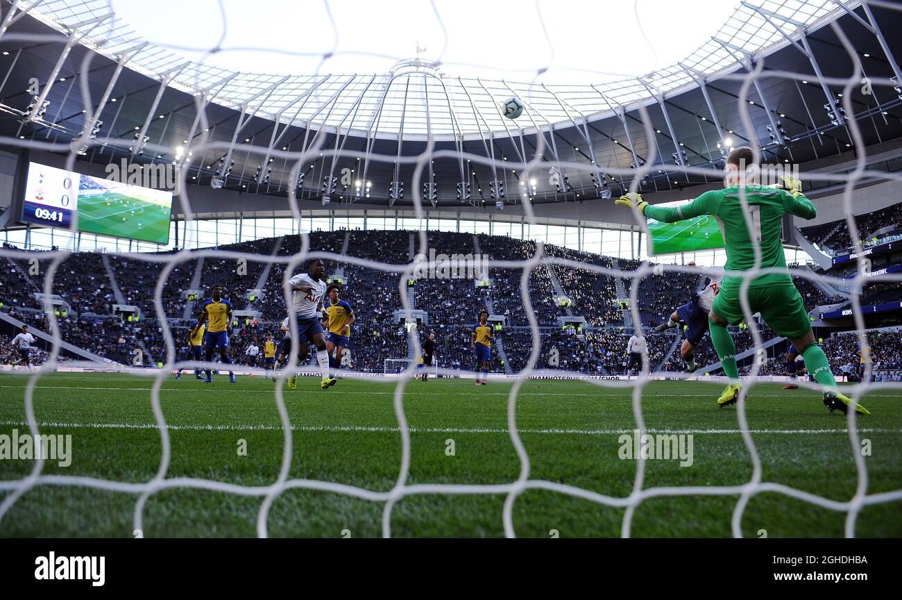Tottenham hotspur fans stands hi-res stock photography and images - Alamy